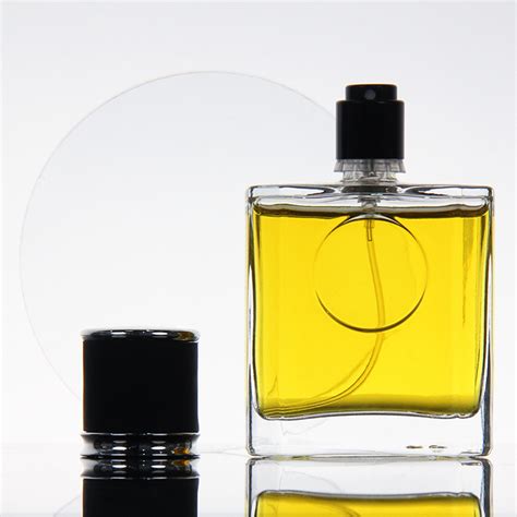 무료 샘플 도매 30ml 50ml 100ml 맞춤형 스크류 스프레이 유리 고급 향수 병 중국 유리병 향수병