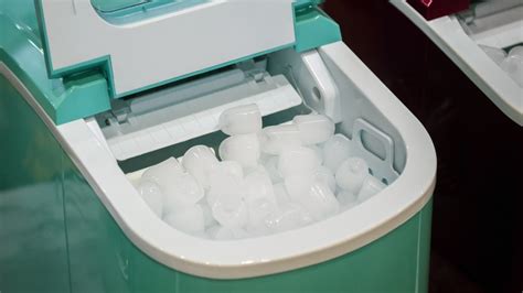 Clean Your Countertop Ice Maker With A Budget Friendly DIY Solution