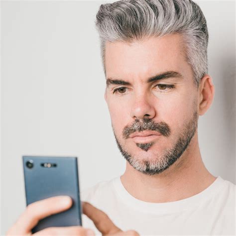 수영장 옆에서 물뿌리개를 사용하여 강사가 가르치는 유아 수영 기본 2 3 살에 대한 스톡 비디오 및 기타 클립 4k 2 3 살 4k해상도 50 54세 Istock