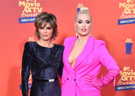 Rhobh Stars Erika Jayne And Lisa Rinna Involved In A Bar Fight