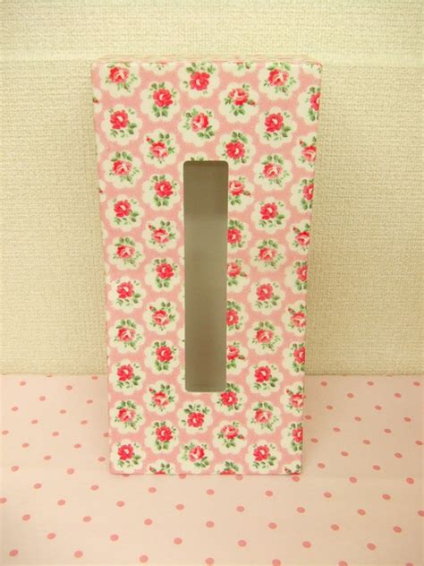 ティッシュケースをペーパーナプキンでペッタリデコパージュ デコパージュ教室pathwayの簡単にできる！デコパージュで作るかわいいデコ上履き