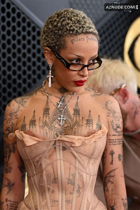 Doja Cats Daring Sexy Display At The 66th Annual Grammy Awards Aznude