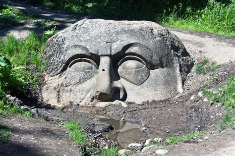 Десять легенд каменной головы в парке Сергиевка.: sinekvan — LiveJournal