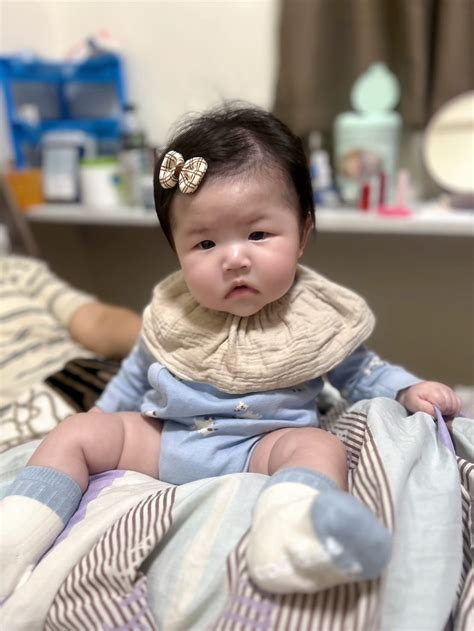 媽媽濾鏡覺得漂釀😍 出生醜真的沒～關～係～～～ 單眼皮小眼睛也能闖出一片天 4m21d