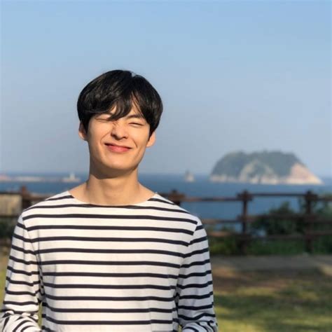 세 작품이나 함께 하더니 결국 커플 되었다는 대세 배우커플 스포엔 뉴세이