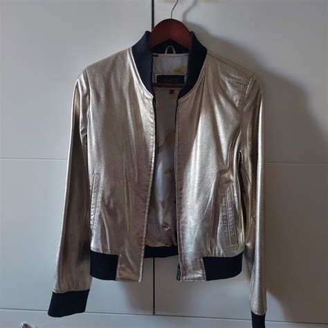 Шкіряна куртка — ціна 2500 грн у каталозі Куртки Купити жіночі речі за доступною ціною на Шафі