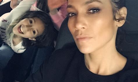 Jennifer Lopez Shares Cute Photo With Her Mini Me Daily Mail Online