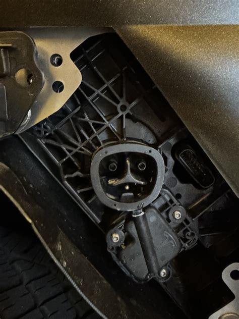 Ccs Adapter Doesnt Fit On Tesla Cybertruck Rivian Forum Rivian R1t And R1s News Pricing
