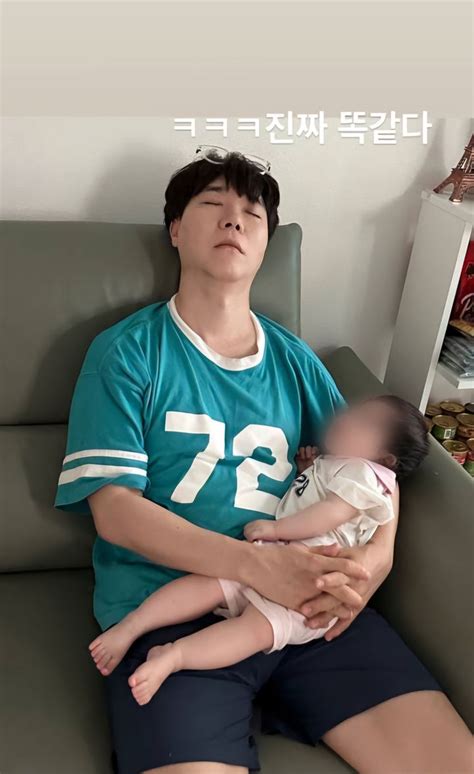 박수홍 딸 안고 쪽잠♥김다예 진짜 똑같다 공감언론 뉴시스