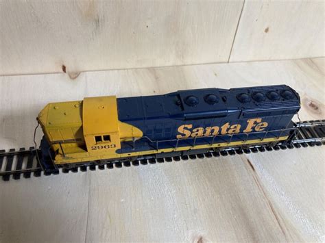 Athearn Ho Diesel Locomotive Santa Fe Sd9 2963 Ebay