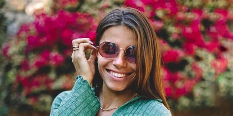 Бех Романчук показала фігуру в купальнику в басейні фото Nv