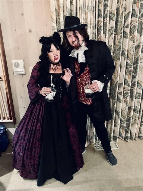 Lazlo And Nadja From What We Do In The Shadows Rhalloweencostumes