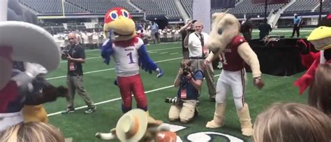 Big 12 Mascots Have Embarrassing Dance Off During Media Days The