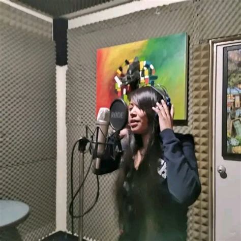 Pily Gonzalez Youtube