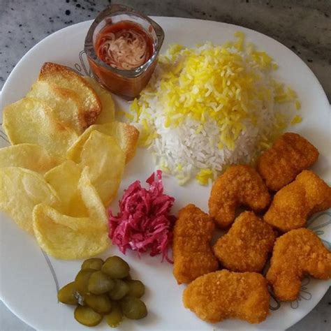 تزیین ناگت مرغ با سیخ چوبی برای تولد ناگت مرغ با چی سرو میشه