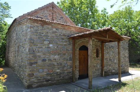 ქსოვრისის ღვთისმშობლის მიძინებისა და პეტრე პავლეს სახელობის ეკლესია ქსოვრისი