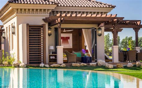 Курорт Four Seasons Dubai на пляже Джумейра Carter