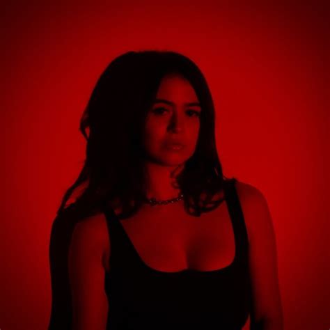 8 Hot Sexy Jade Van Weel Bikini Pics