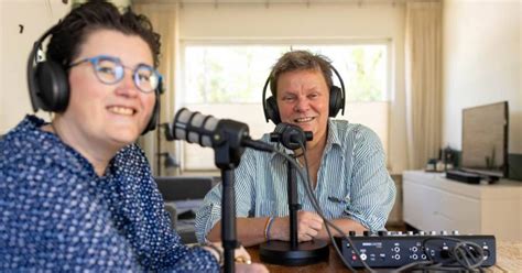 Lesbiennes Slaan Terug Met Liefde En ‘potcast ‘hand In Hand Lopen In Den Bosch Is Vragen Om