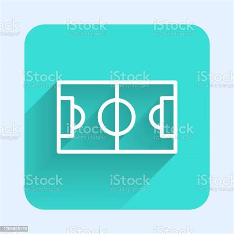 긴 그림자로 고립 된 화이트 라인 축구 또는 축구장 아이콘 녹색 정사각형 버튼입니다 벡터 일러스트레이션 Championship에 대한 스톡 벡터 아트 및 기타 이미지