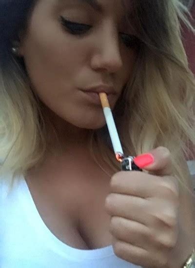 Smoking Girls Yes Tumbex