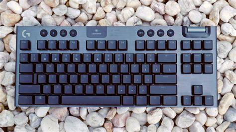 Logitech G915 Tkl Review Skinny But Solid
