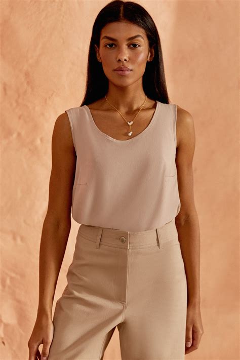 Купити Майка штапель бежева майка колір бежевий матеріал штапель стиль повсякденний купити