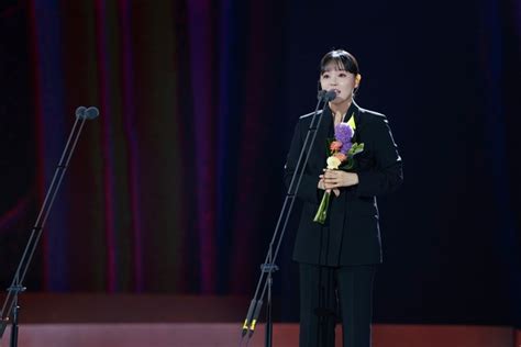 로기완 송중기 옆 그 배우” 이상희 백상 女조연상 안았다 스포츠 월드