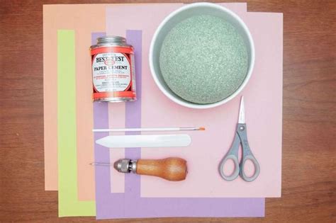 Как сделать красивый цветок из гофрированной бумаги Бумага Цветы из газеты Поделки