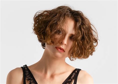 25 Short Fluffy Hair Ideas To Upgrade Your Look