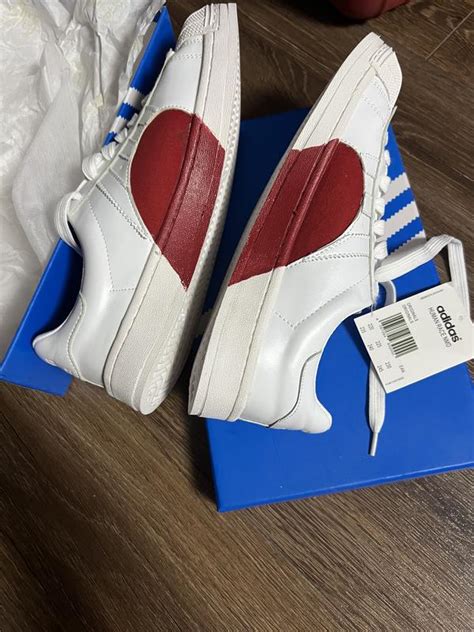 Кросівки Adidas — ціна 1250 грн у каталозі Кросівки Купити жіночі речі за доступною ціною на