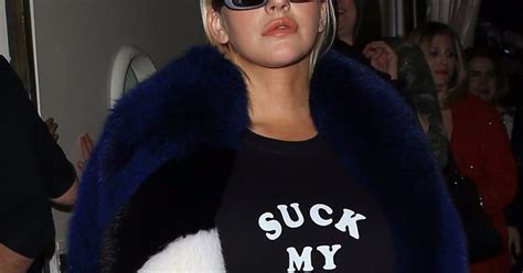 Christina Aguilera à West Hollywood Vêtue Dun Tee Shirt Suck My Dick