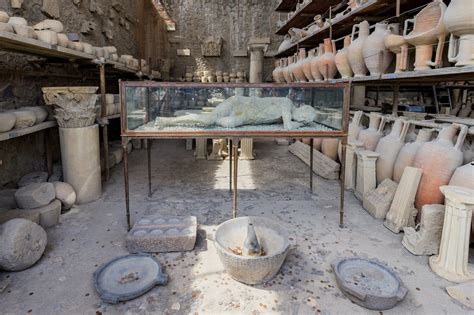 Exclusive Insider Pompeii Archaeology Tour Tourist Journey