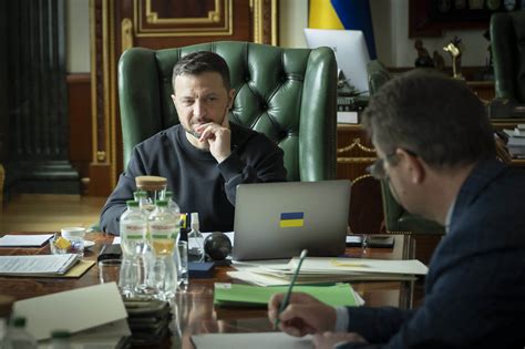 Зеленський обговорив з премєром Швеції новий пакет військової допомоги Україні Європейська правда