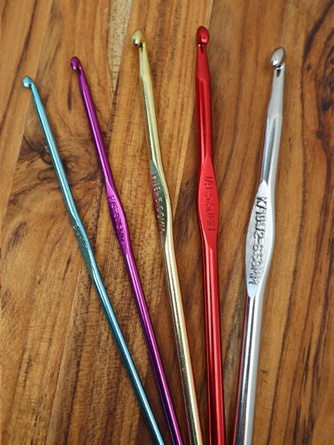 Crochet Hook Conversion Chart And Sizes Hands That Bless