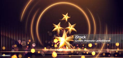 우아한 황금빛 별 장면은 어두운 배경에 조명 효과의 반짝임과 보케로 세로로 빛난다 고급에 대한 스톡 벡터 아트 및 기타 이미지 고급 공연 금색 Istock