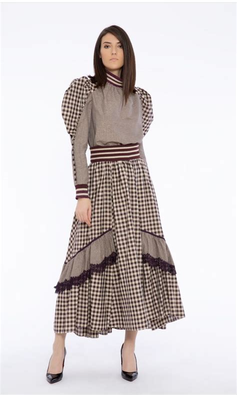 Pin By Byneslish On My Pins Fashion Dresses Women Wedding Guest Dresses Stylish Party Dresses