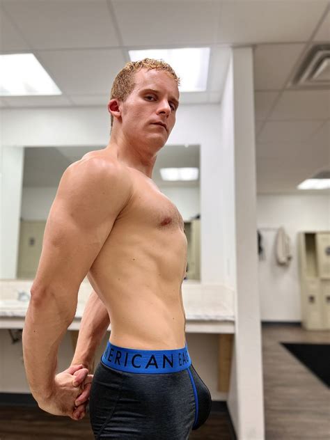 Model Of The Day Dylan Tides Daily Squirt