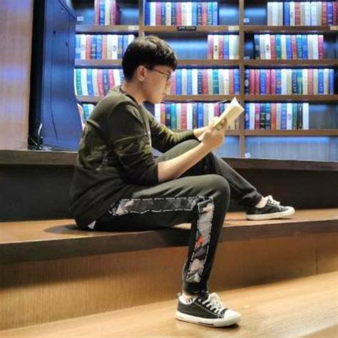 About Me Jiuyang Liang 梁久阳 Home Page