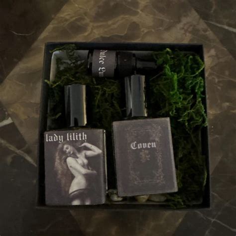 The Weird Sisters Black Currant Black Tea Jasmine Peach Geranium