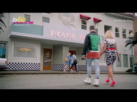 Peach Pit Pizazz From Beverly Hills 90210 Unforgettable The Peach Pit