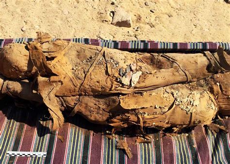 Egypt Discovers Mummies In Hidden Tomb Cnn