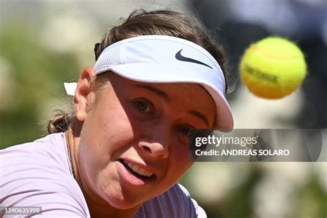 Usas Amanda Anisimova Returns To Belarus Aryna Sabalenka During News Photo Getty Images