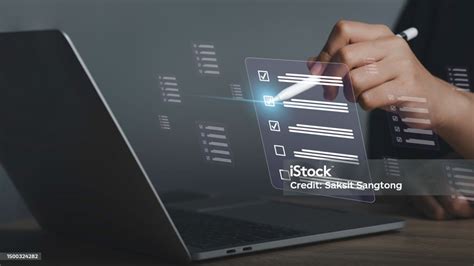 비즈니스 성과 모니터링 개념에 대한 검사 목록입니다 온라인 설문 조사 작성 디지털 양식 문서 템플릿 확인란 평가 온라인 시험 또는 비즈니스 선택 목록 완료 가상현실에 대한