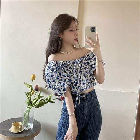 여름신상여름블라우스 플라워 셔링 벌룬퍼프 반팔 블라우스 크롭블라우스 오프숄더 블라우스 여름셔츠 플라워블라우스 바캉스룩 휴가