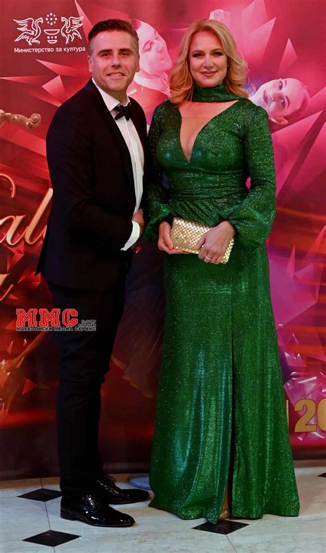 Галерија Виенскиот бал ги спои во Скопје музиката танцот и гламурот Реален Медиум за Реални