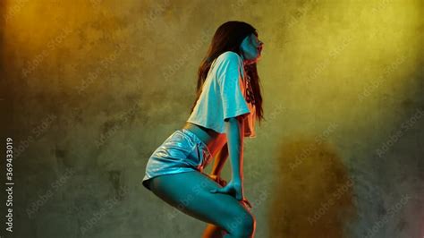 Beautiful Asian Girl Dancing Freestyle Twerk Hip Hop Dancehall