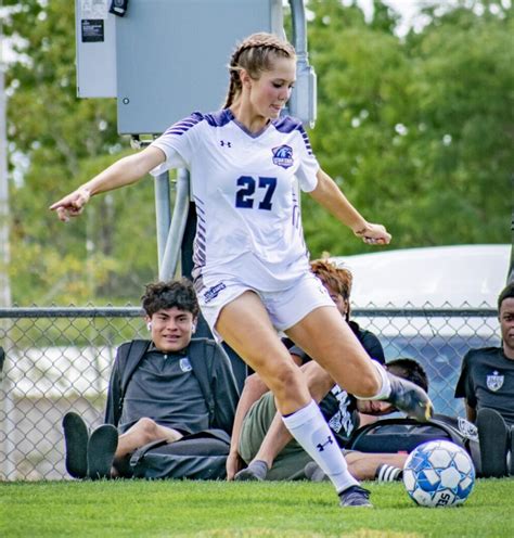 Womens Soccer Team Continues To Grow Its 5 2 Record Usu Eastern Eagle