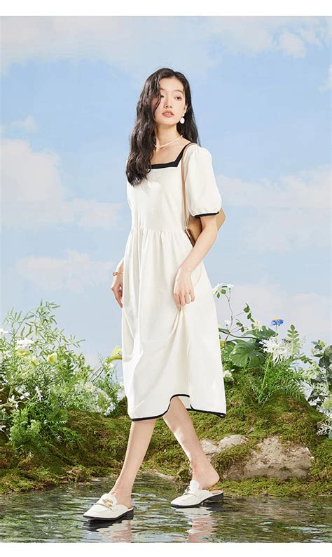 拉夏贝尔法式方领泡泡袖连衣裙女2022夏季新款撞色拼接显瘦中长裙 天猫 花瓣网