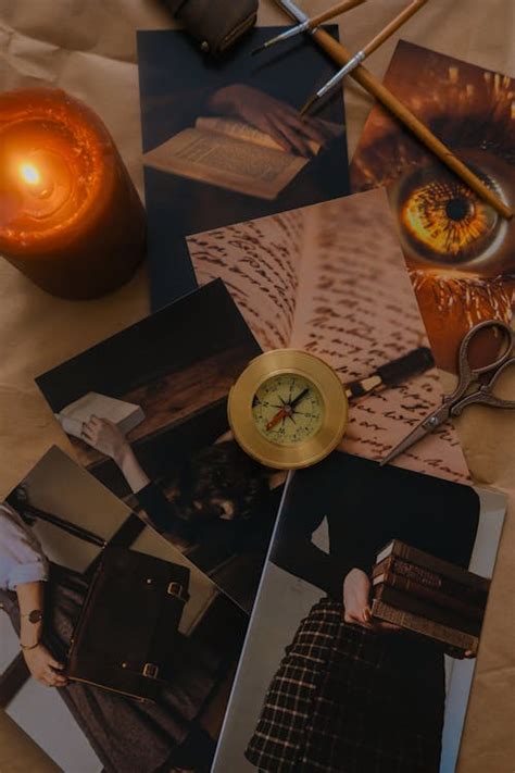 개인적 성장 계발 내면의 지혜 마법 마법 같은 말함 명상 무당 미래 미스터리 비전의 상징주의 손 수직 쐈어 신비로운 신비한 신탁 아르카나